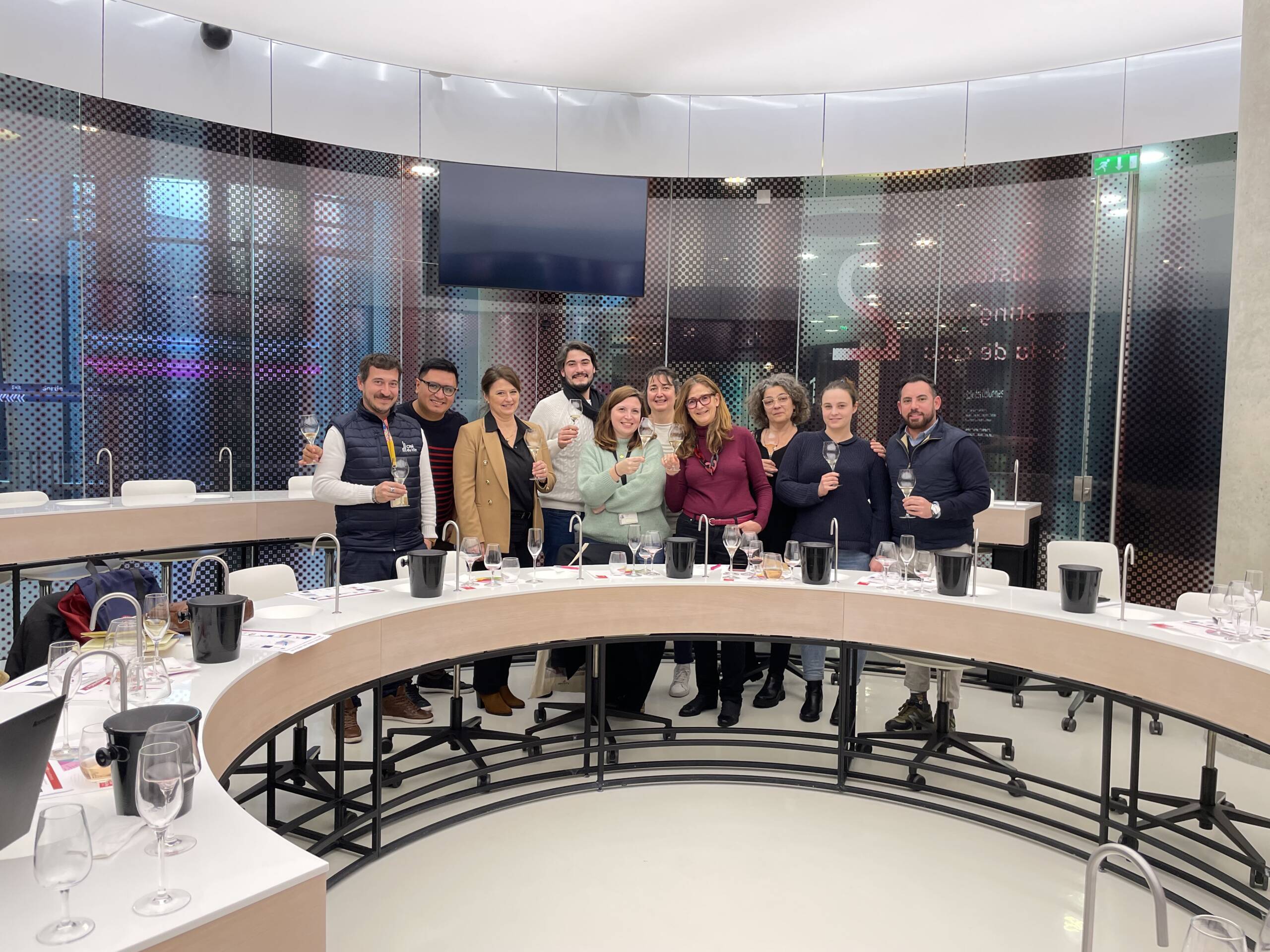 Training sommeliers in glass and wine pairing - Arc